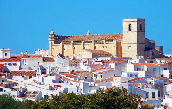 Recorriendo el municipio menorquín de Alaior en moto